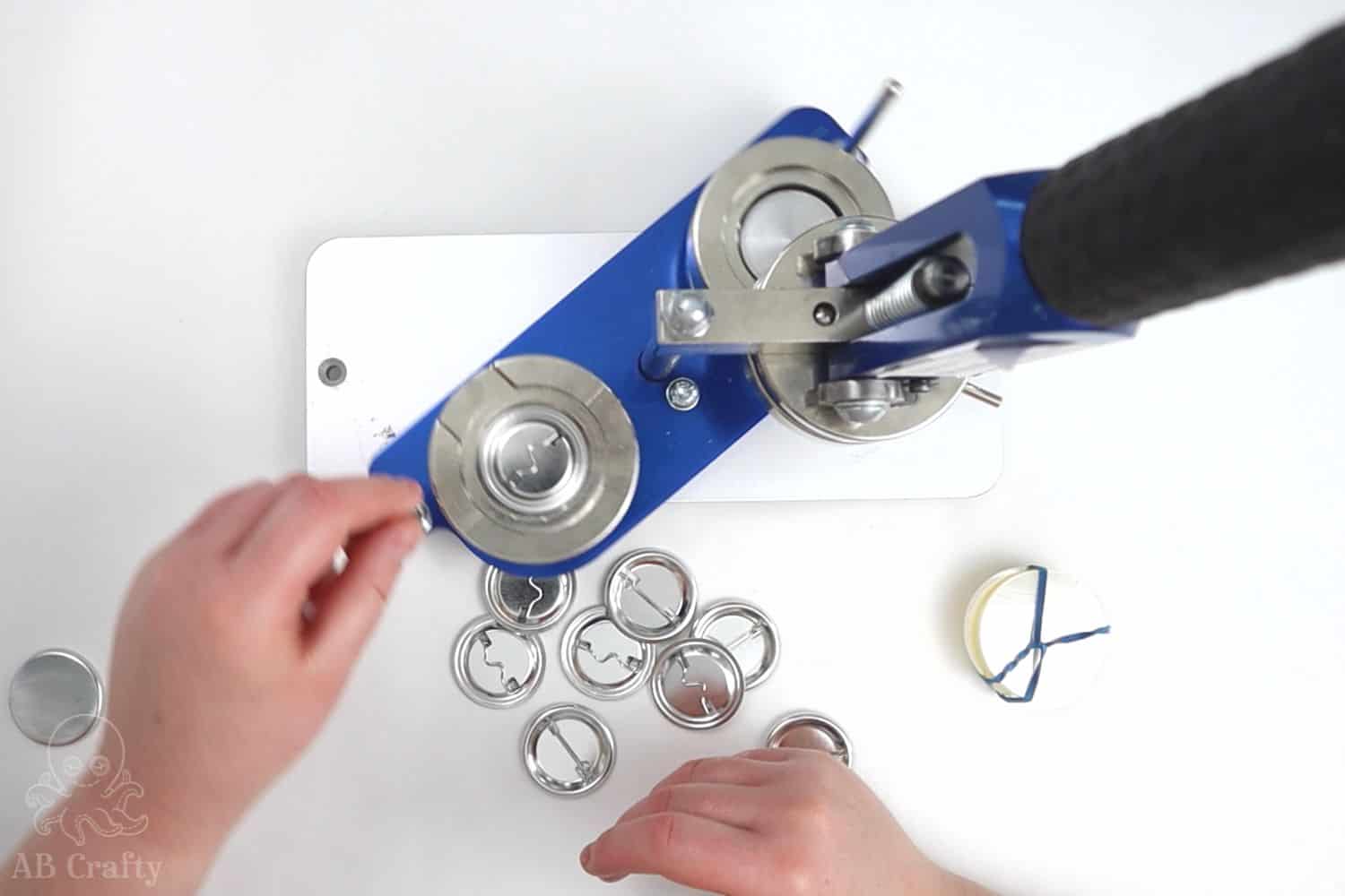 How to Make Buttons - Easy DIY Button Pins - AB Crafty How to Make Buttons - Easy DIY Button Pins - AB Crafty