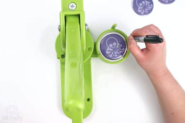 Button Maker Guide - 9+ Best Button Makers - AB Crafty